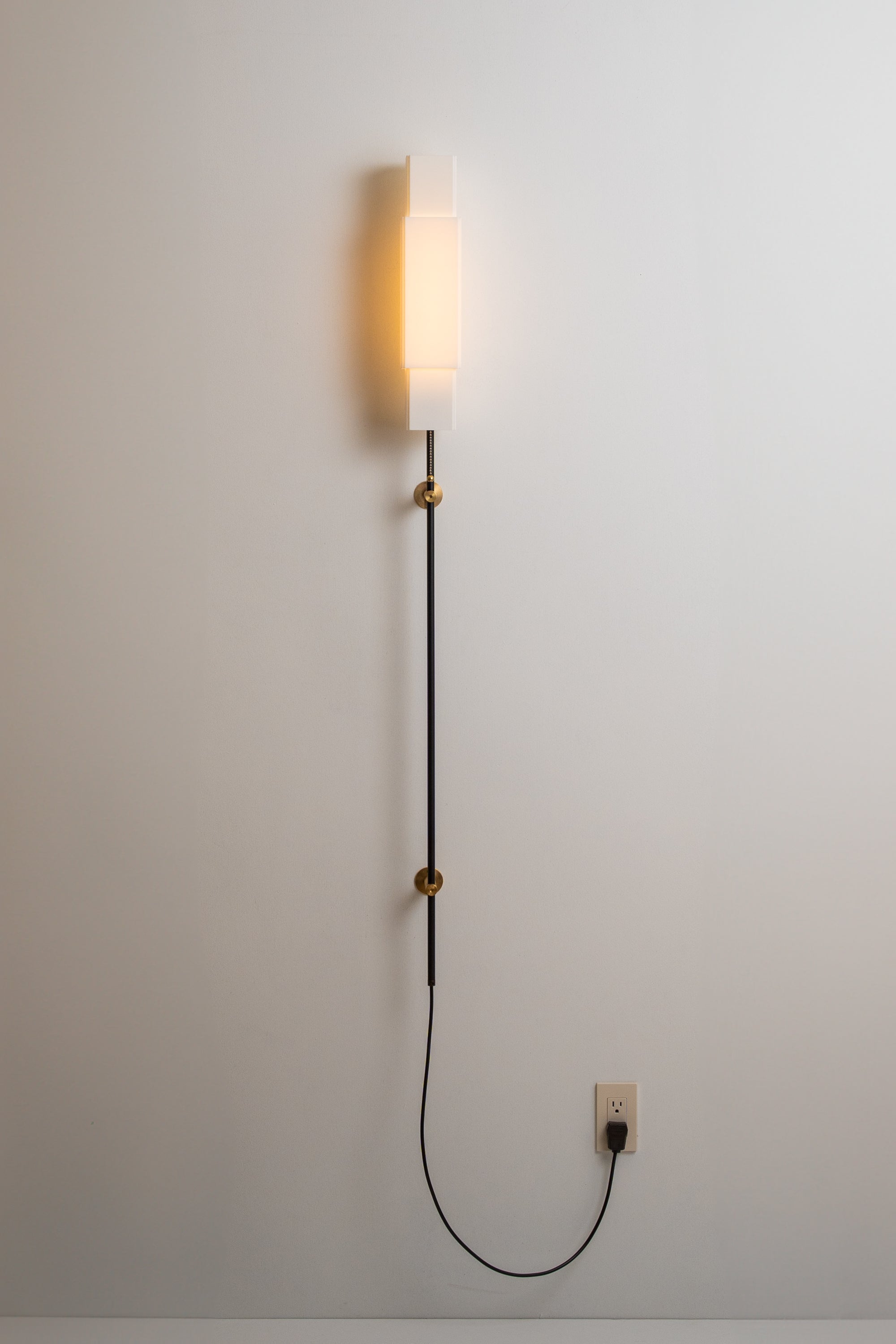 Plug-in Wired – HUMANHOME