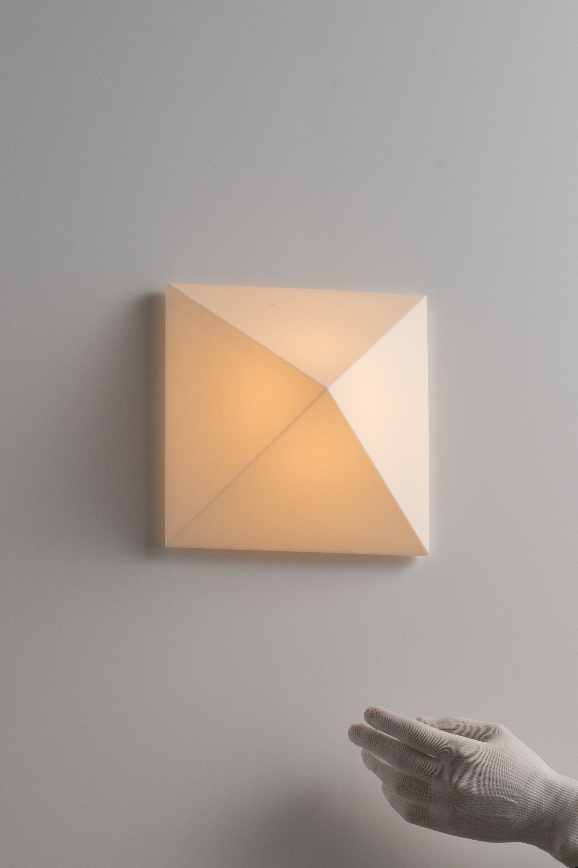 LAHM 04+ Sconce – HUMANHOME