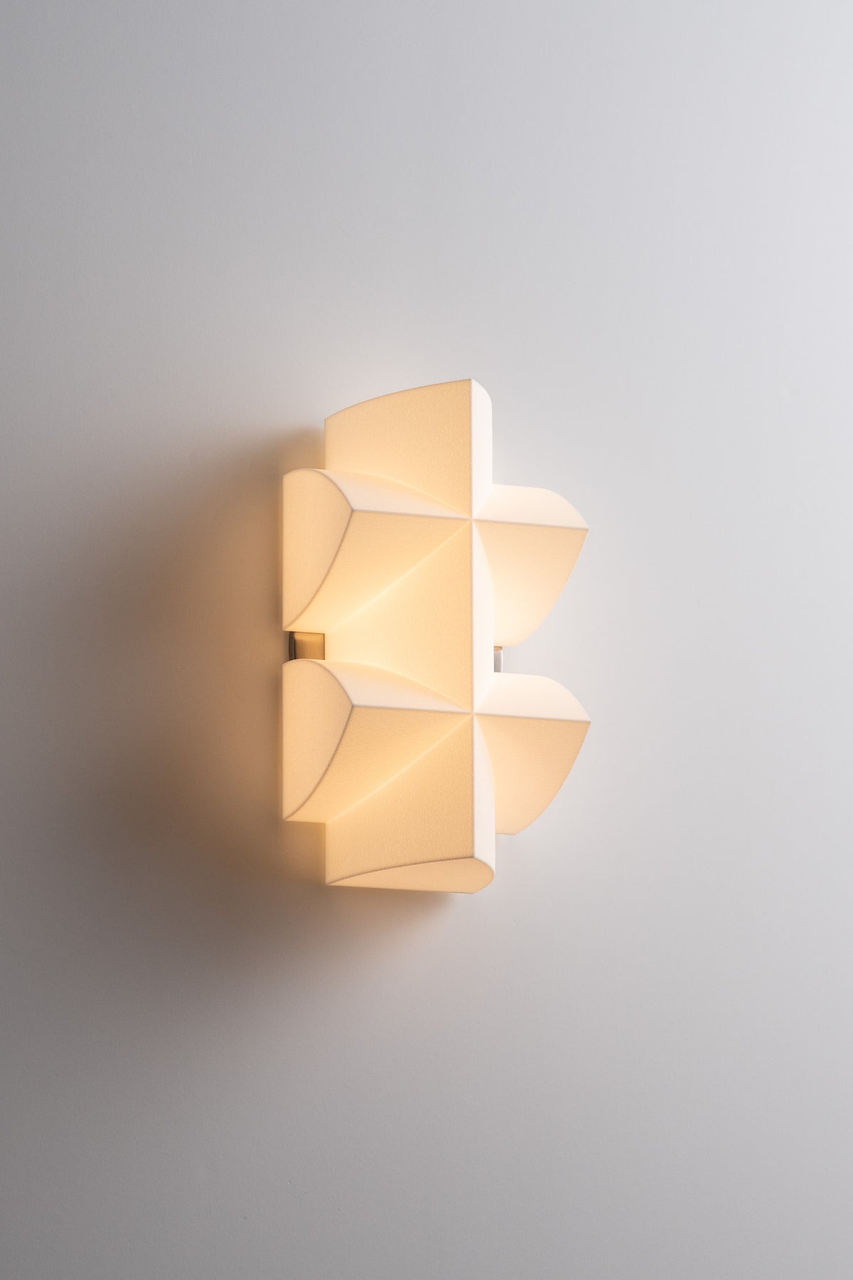 NAALA 02+ Sconce – HUMANHOME