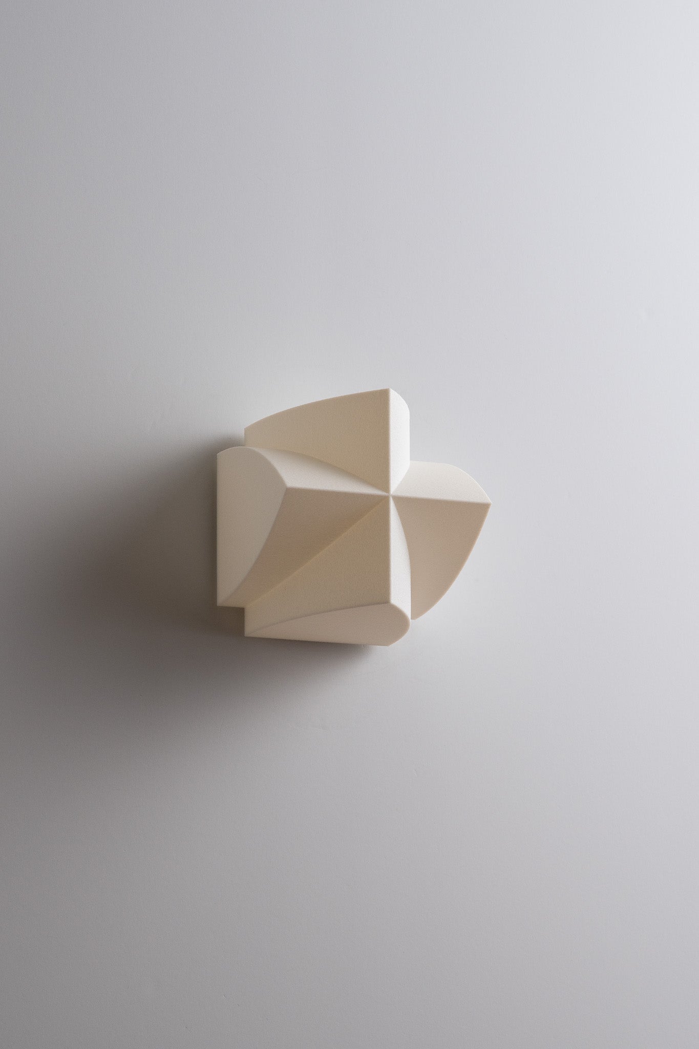 NAALA 01+ Sconce – HUMANHOME