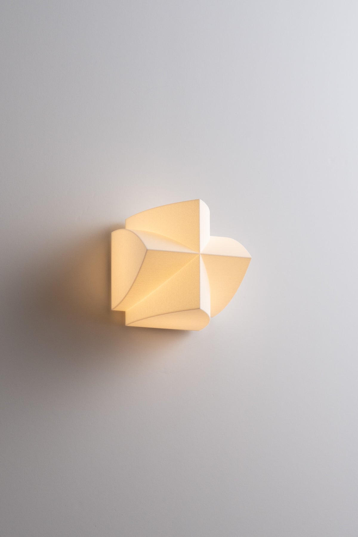 NAALA 01+ Sconce – HUMANHOME